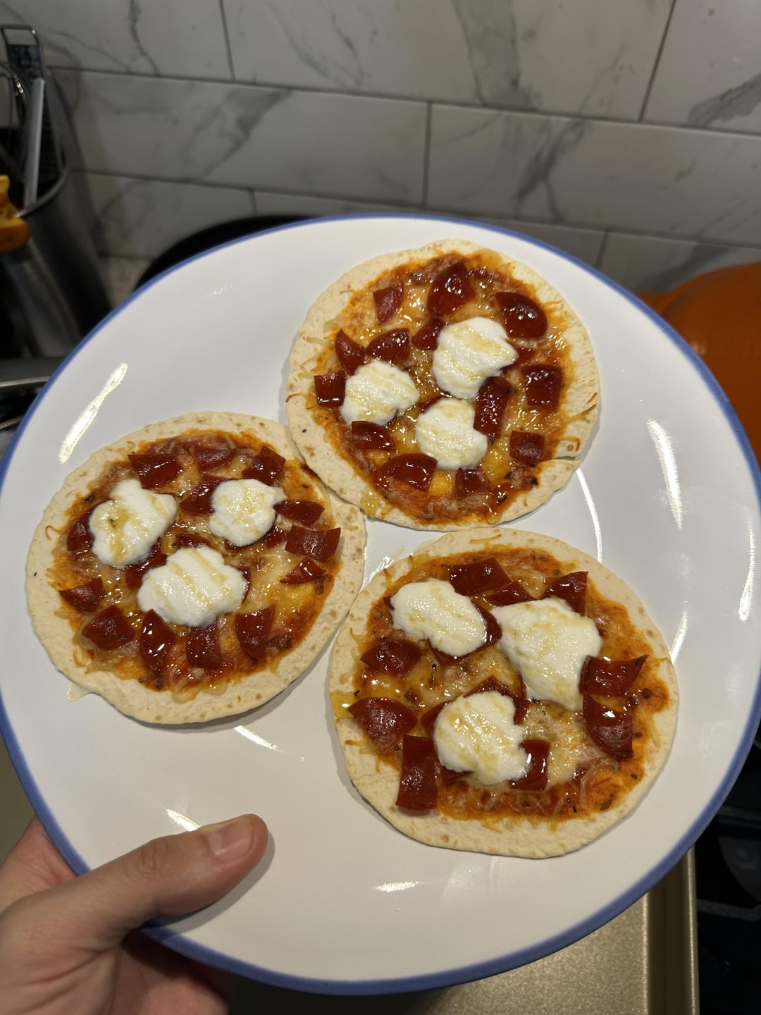 94 calories a pop 💡 mini tortilla turkey pep + ricotta pizzas with hot ...
