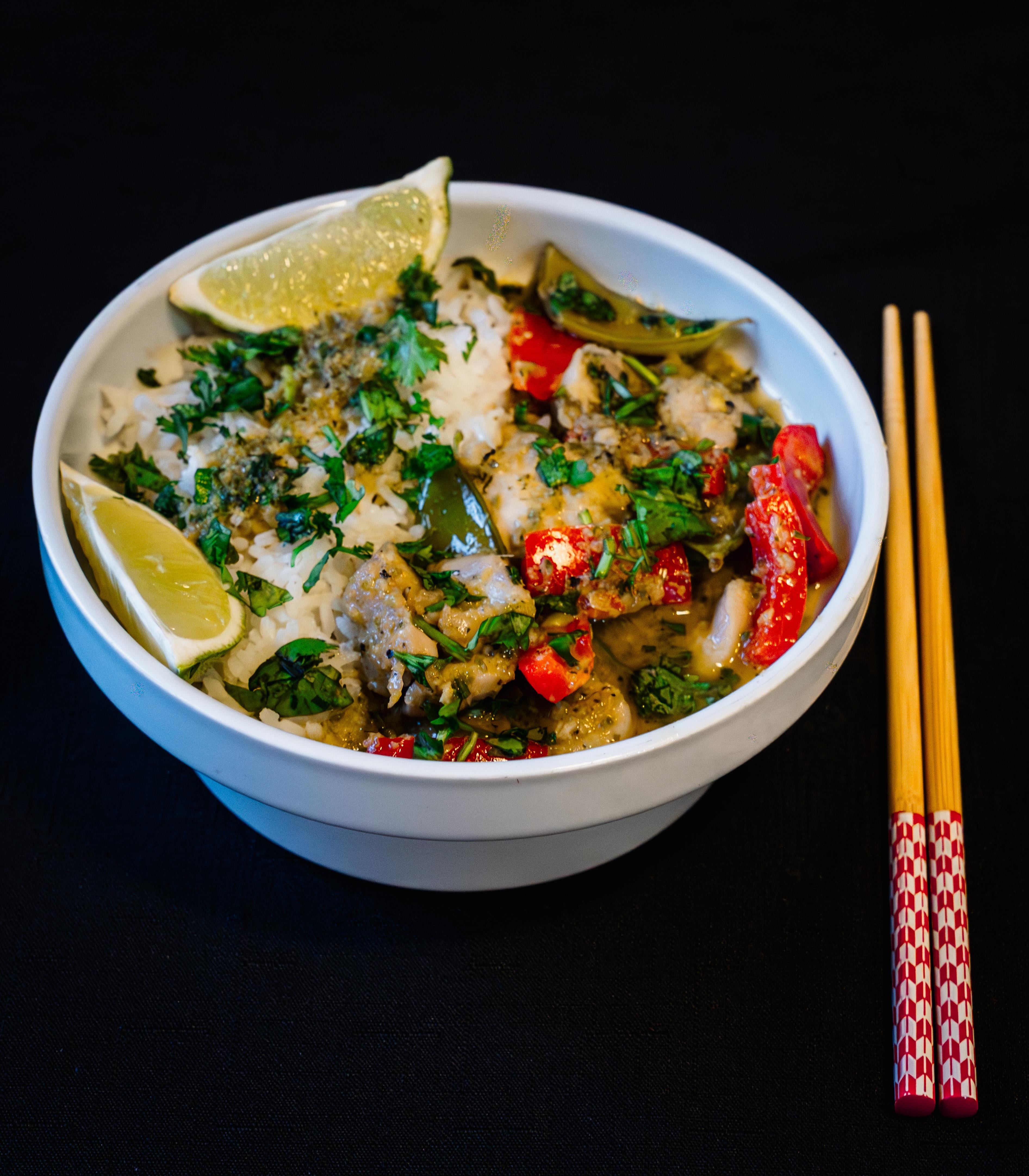 First try at Gaeng Keow Wan Gai (Green Curry with Chicken) - foodiedude